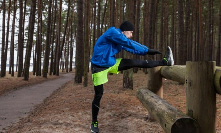 Nietypowy wyścig na warszawskiej plaży: Bieg z kobietą na plecach jako ...